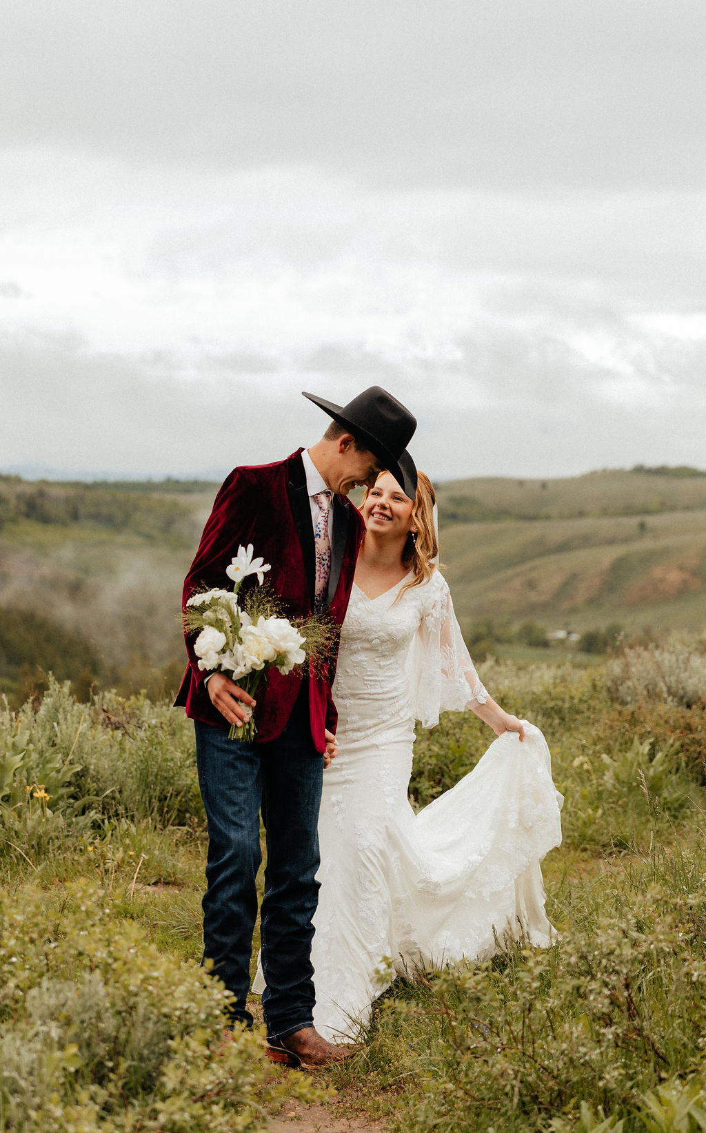 How to Plan a Jackson Hole Elopement at the Wedding Tree - Mrs. Ferree ...