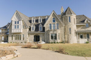 Your Guide to a Greystone Castle Wedding in Boulder, Colorado - Mrs ...